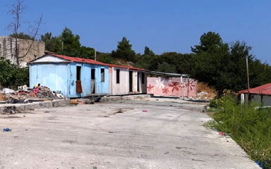Σε σπίτια οι Ρομα του αυθαίρετου καταυλισμού στον Παπαδο – Κλείνει σε 6 ...