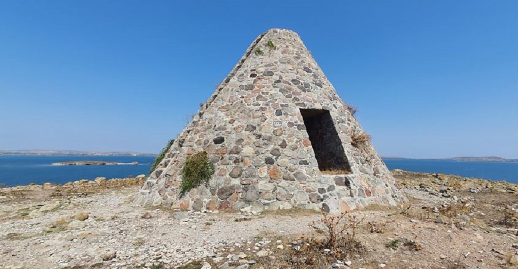 Λήμνος: Η “πυραμίδα” του Βορείου Αιγαίου και η ιστορία που κρύβει ...