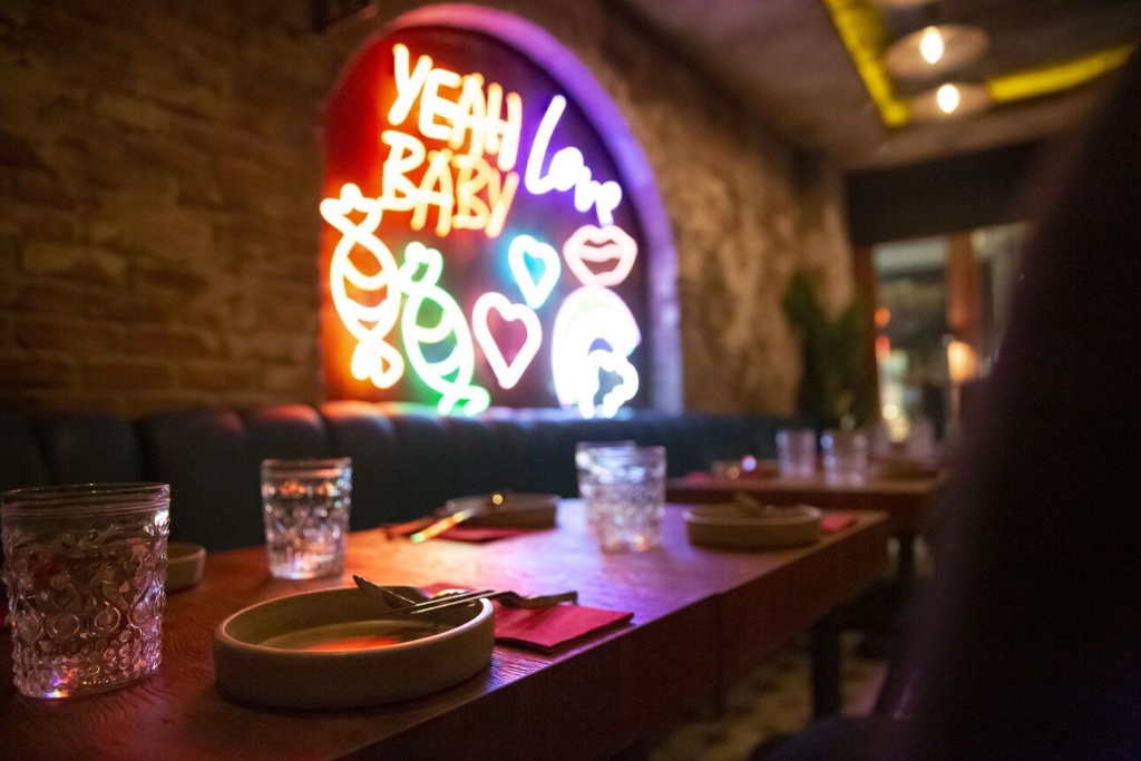 Cool στέκια για cocktails και φαγητό με διάσημες υπογραφές στο κέντρο ...