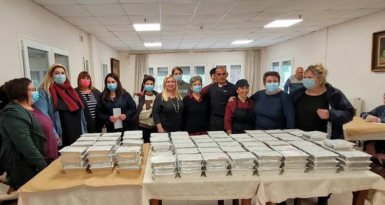 242 γεύματα αγάπης και προσφοράς από την Σ.Α.Ε.Κ Λήμνου (photos ...