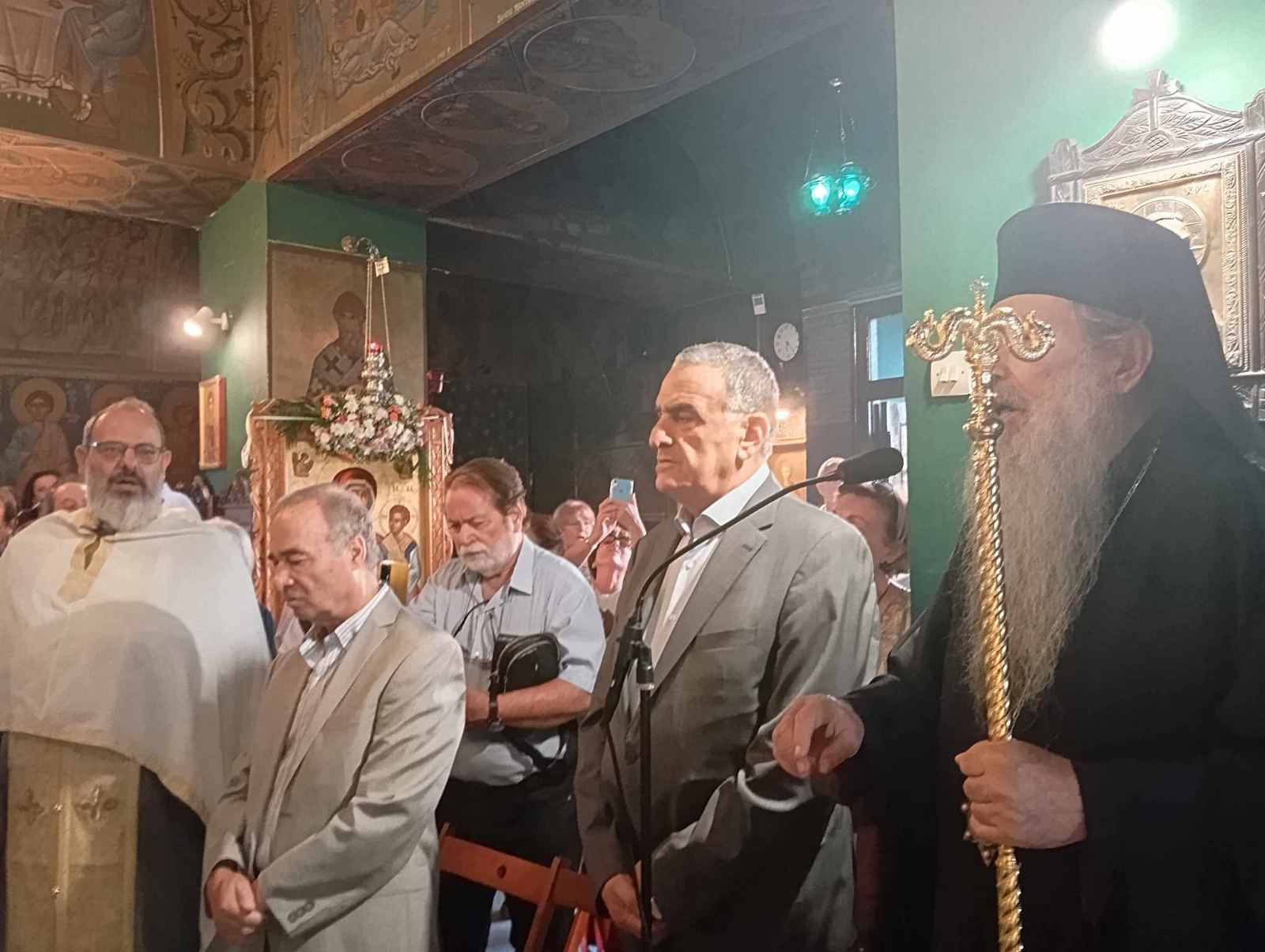 Ο Χαρ. Αθανασίου στην τελετή ενθρόνισης της εικόνας της Παναγίας της ...