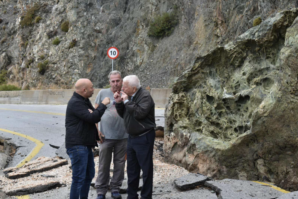 Αυτοψία του Περιφερειάρχη Βορείου Αιγαίου στο σημείο κατολίσθησης στην ...